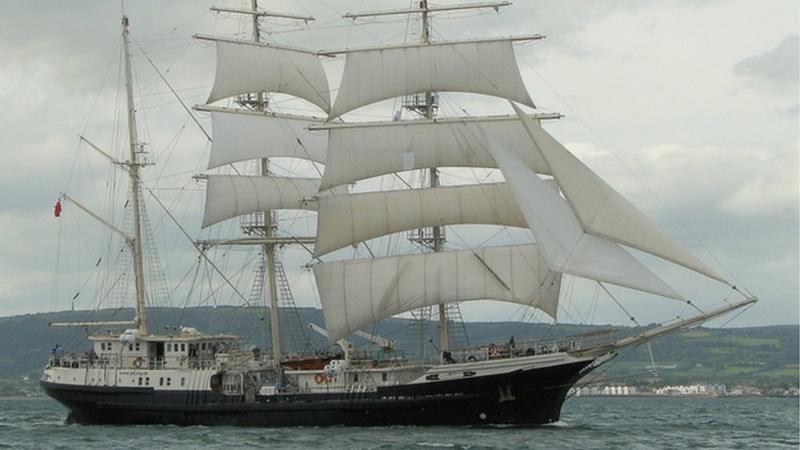 Gravesend: Historic galleon open to the public at Kent port town - BBC News