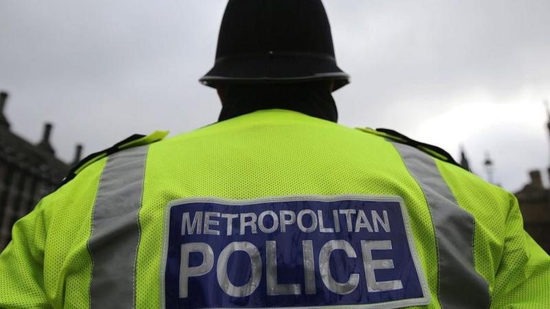 Met Police Report: Hundreds of officers breaking the law - BBC Newsround