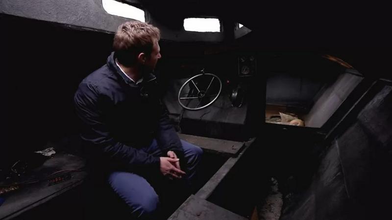 Narco-sub with $27m of 'scorpion' cocaine seized in Colombia - BBC News