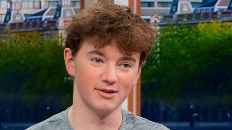 Alex Batty: Police end criminal probe into teen's disappearance - BBC News