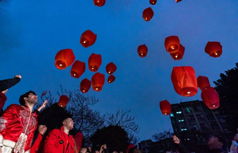 Lantern Festival sparks colourful celebrations - BBC News