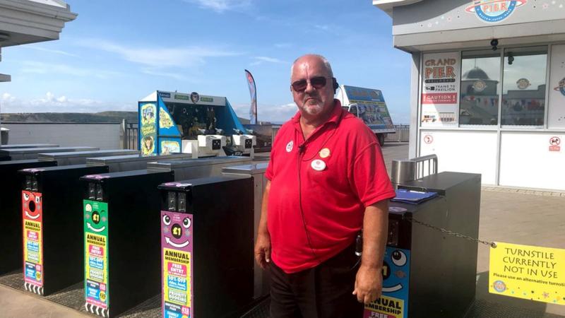Weston-super-Mare's Grand Pier fire remembered - BBC News