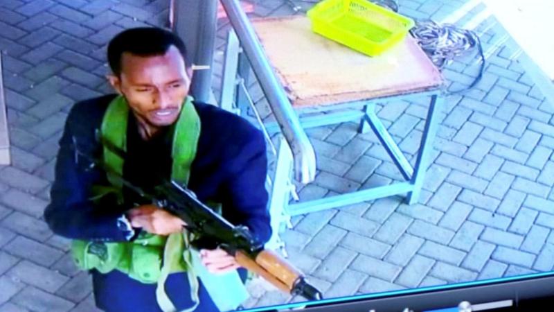 Kenya attack: Images from Dusit hotel complex attack - BBC News