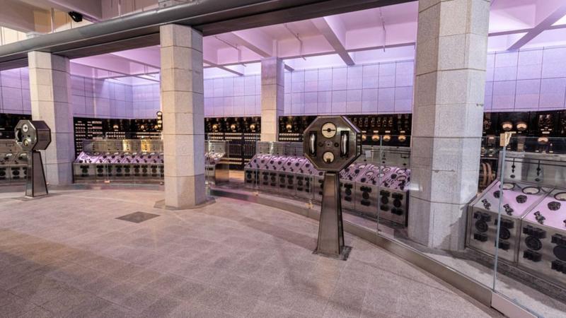 Battersea Power Station opens after decades of decay - BBC News