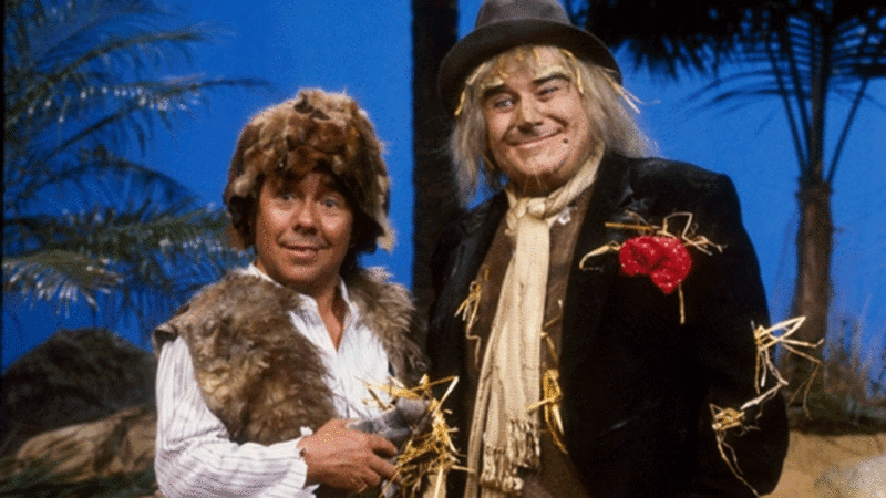 Ronnie Corbett, best known for The Two Ronnies, dies aged 85 - BBC News