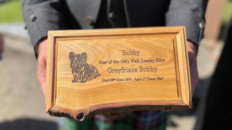 Greyfriars Bobby film star dog honoured in Edinburgh - BBC News