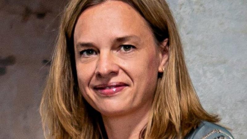 Banksy Margate Valentine's Day artwork to move to Dreamland - BBC News