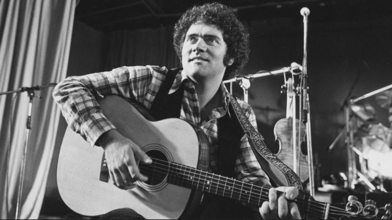 Welsh rugby icon singer Max Boyce turns 80 - BBC News