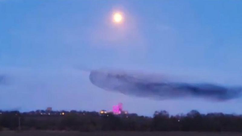 'Fireball' seen hurtling through sky over UK - BBC News