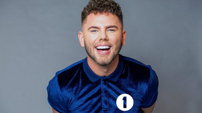 Northern Ireland presenter takes top Radio One music slot - BBC News