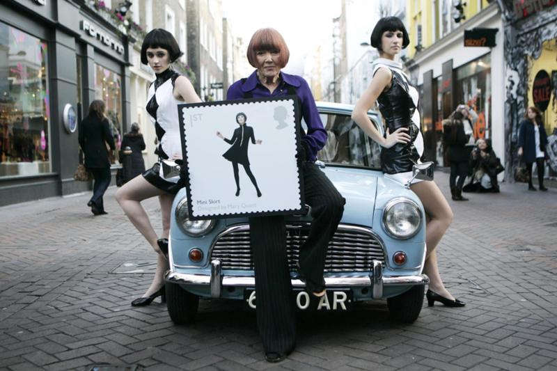 Mary Quant: The miniskirt pioneer who defined 60s fashion - BBC News