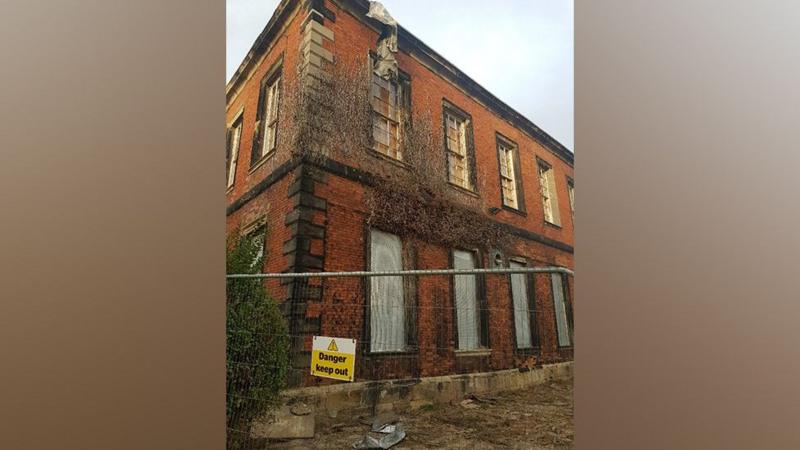 Lupset Hall: Wakefield manor house development plans withdrawn - BBC News