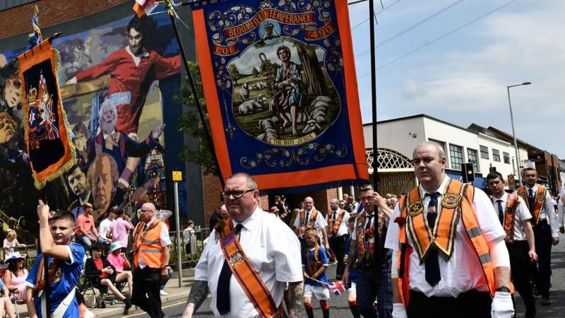 Twelfth of July: Thousands take part in Orange Order parades - BBC News