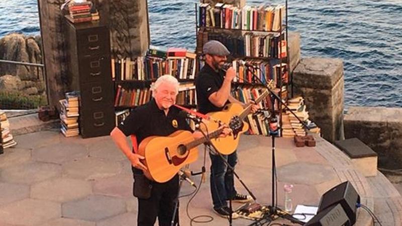 Harry Glasson: Songwriter's 'pride' when people sing his songs - BBC News