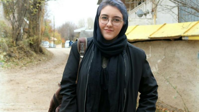 Taking off the hijab: 'My dream was to wear what I wanted' - BBC News