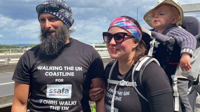 Ex-paratrooper Chris Lewis finishes six-year walk around UK - BBC News