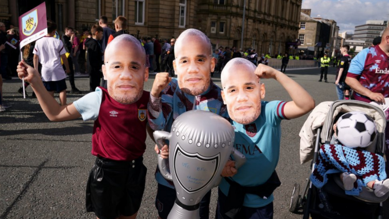 Tens of thousands celebrate Burnley's Championship title win - BBC News