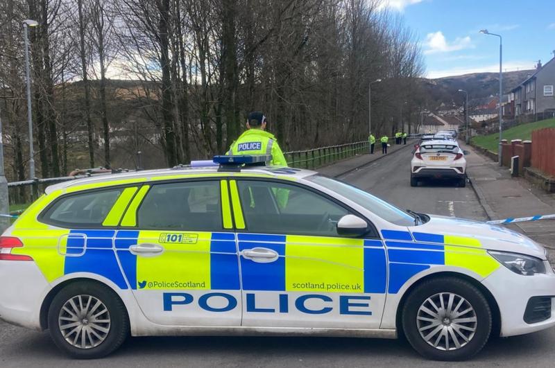 Murder victim shot on doorstep in targeted attack in Greenock - BBC News