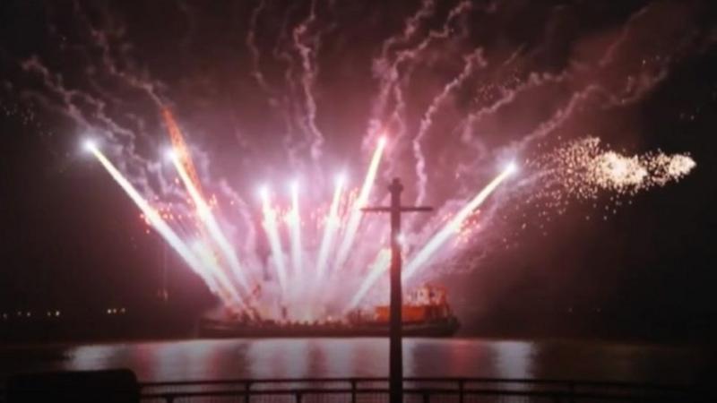 Hull Bee Lady fundraiser Jean Bishop dies aged 99 - BBC News