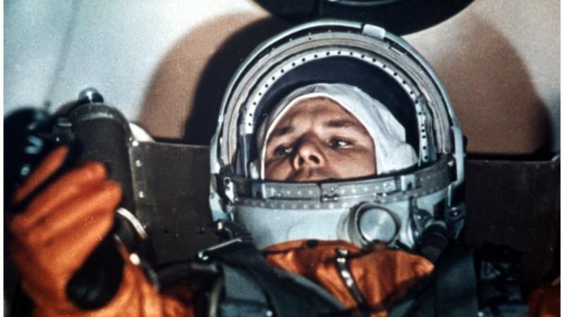 10 key moments in space exploration - BBC News