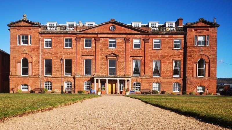 'Heartbreaking decision' to close Perthshire boarding school - BBC News