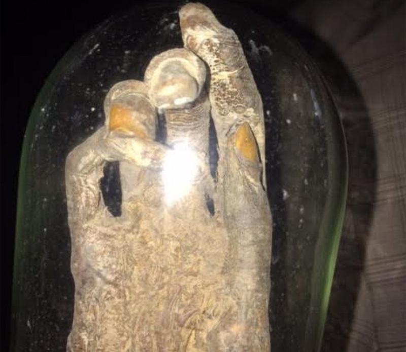 Elbows, skulls and holy hands: Venerating England's saintly relics ...