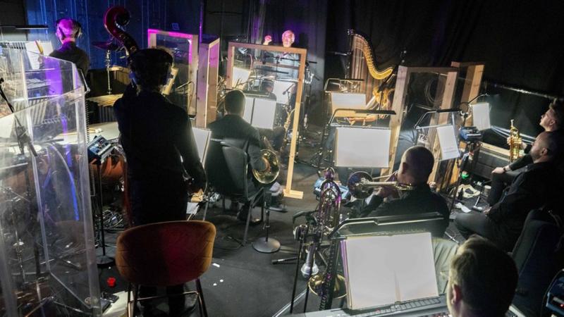 Sleepless: What is it like going back to the theatre? - BBC News