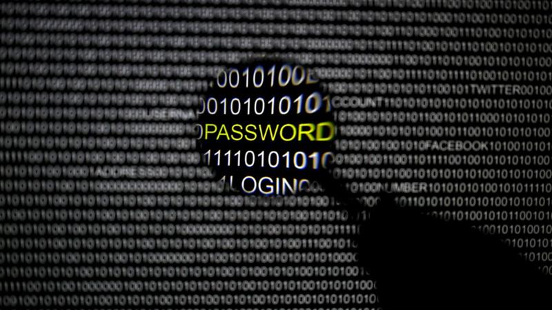 Password guru regrets past advice - BBC News