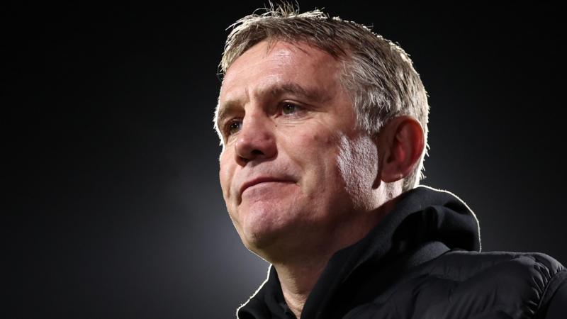 Wrexham: EFL Trophy can help squad for run-in, says Parkinson - BBC Sport