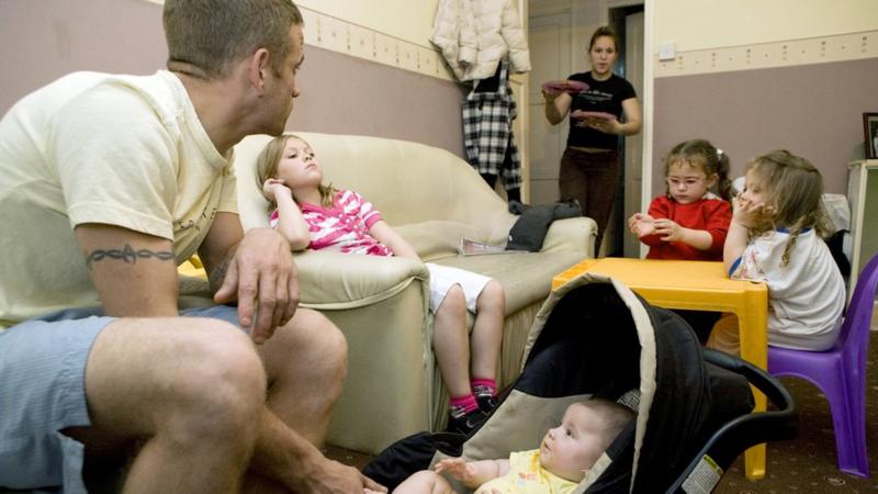 Two million kids in England live in overcrowded houses - BBC Newsround