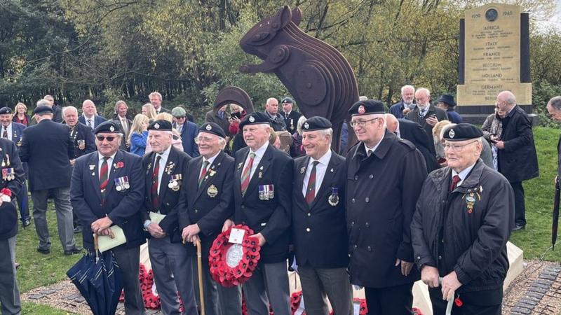 Desert Rat statue unveiled to mark El Alamein anniversary - BBC News