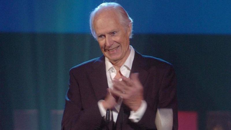 In pictures: The life of Sir George Martin - BBC News