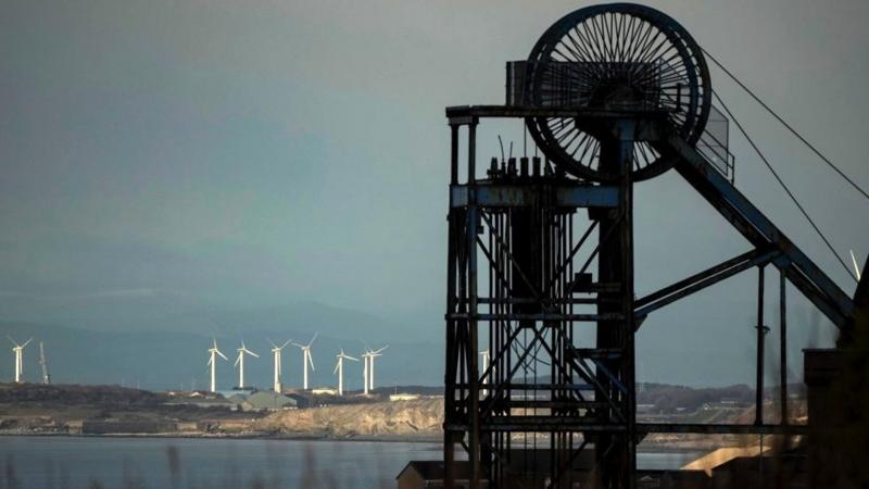 Climate Change Committee says UK no longer a world leader - BBC News