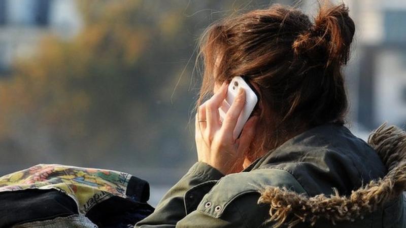 How to stop cold callers ringing your mobile number - BBC News