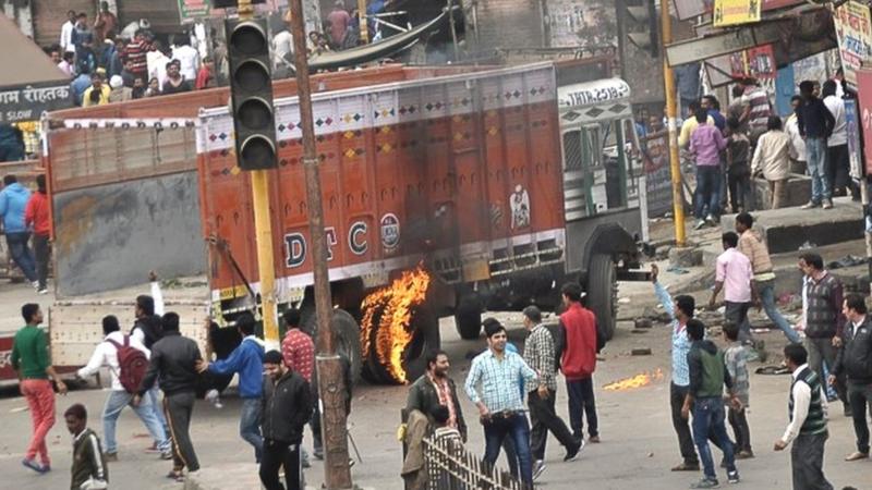 India caste violence leaves one dead at Rohtak protest - BBC News