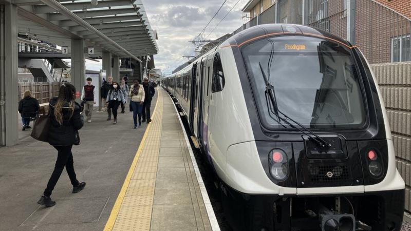 Ebbsfleet: MPs call for extension of Elizabeth line into Kent - BBC News