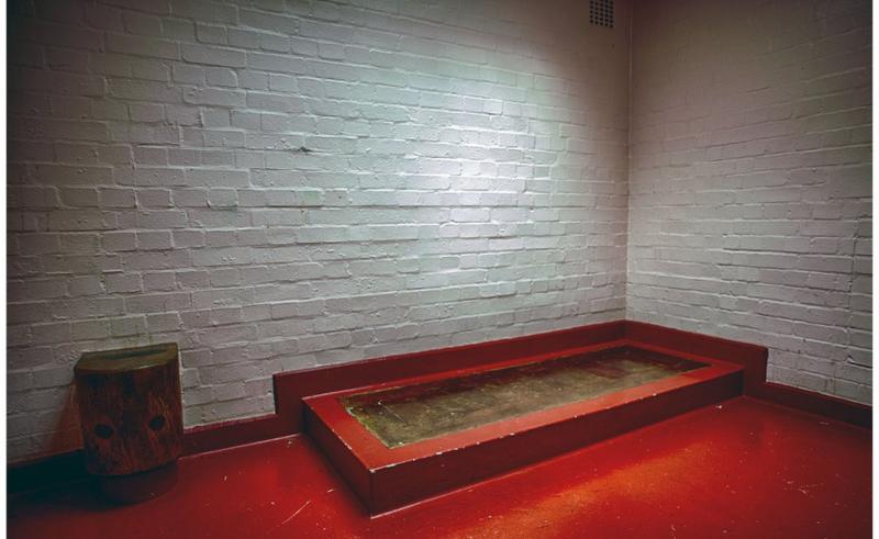 Blundeston Prison: Inside Reggie Kray's old prison cell - BBC News
