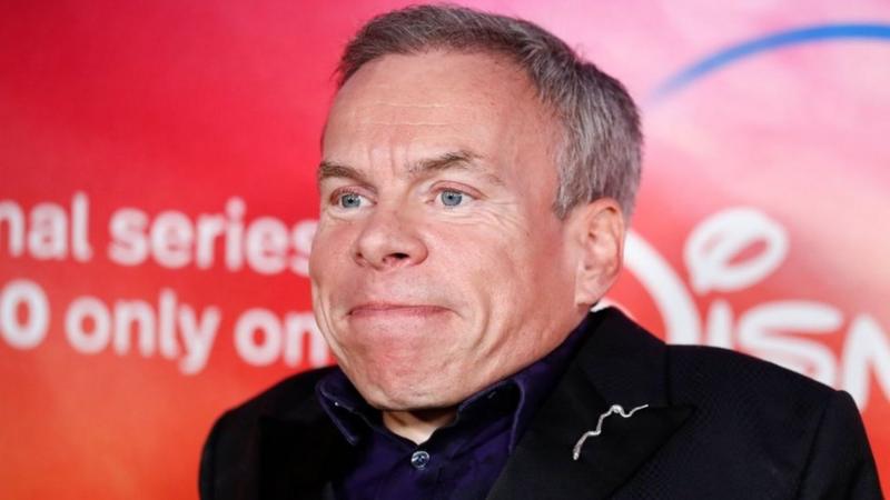 Warwick Davis - BBC News