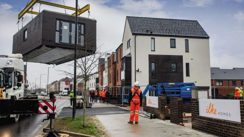 Arnold housing project to restart after building firm collapse - BBC News