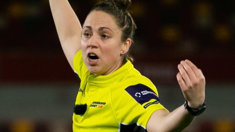 The Princess Royal hands rugby referee Sara Cox an MBE - BBC News