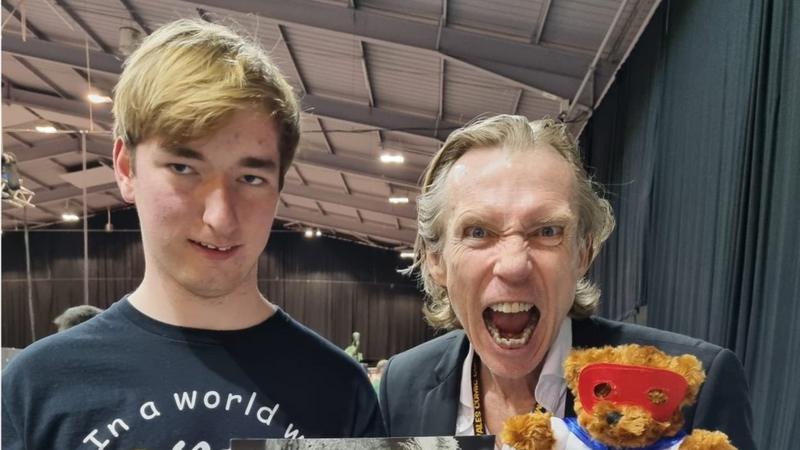 Sebbie Hall: Teen's random acts of kindness raise £55k - BBC News