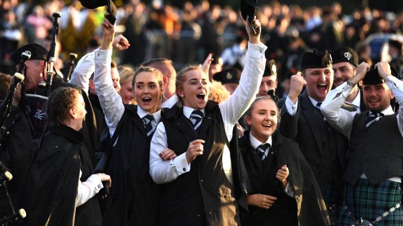 Pipe band world champions 2023 crowned in Glasgow - BBC News