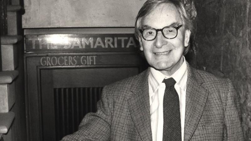 Samaritans founder Chad Varah honoured with Barton birthplace plaque ...