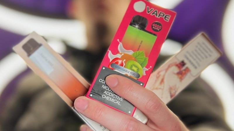 Vaping: Free e-cigarettes to be handed out in anti-smoking drive - BBC News