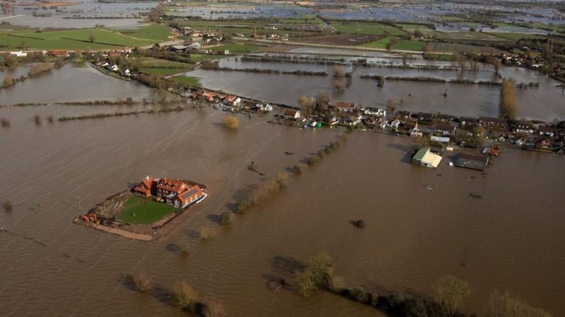 Somerset Floods: '10 years on it is still traumatic' - BBC News