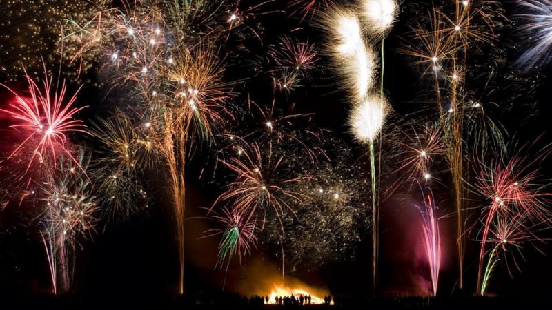 Big bang theory: Science meets arts for fireworks displays - BBC News