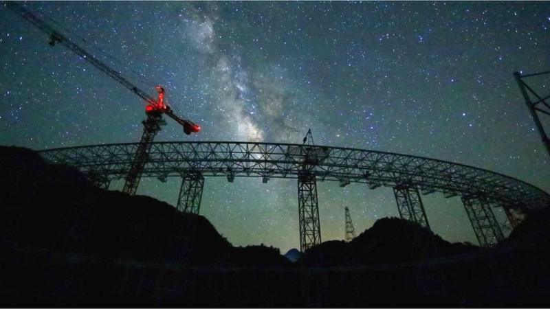 'Ultramassive' black hole '30 billion times' the size of the Sun ...