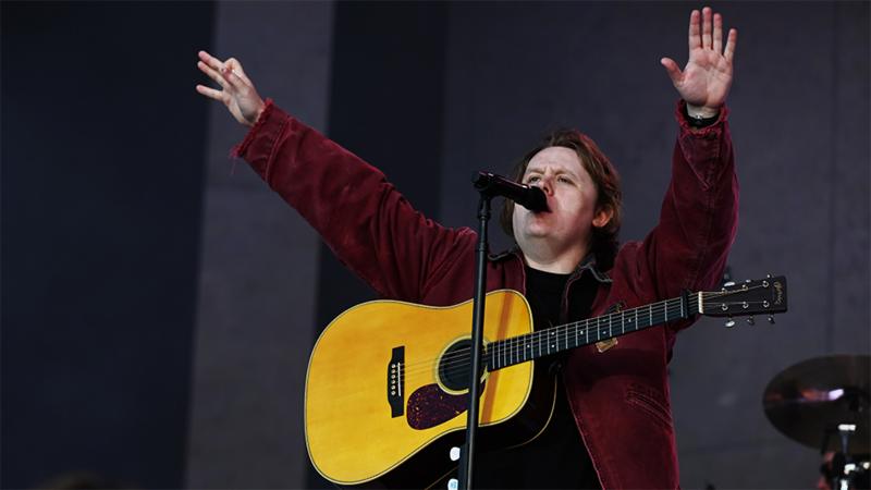 In pictures: BBC Radio 1's Big Weekend in Dundee - BBC News