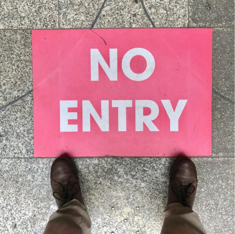 Covid: Those warning signs are being photographed for history - BBC News