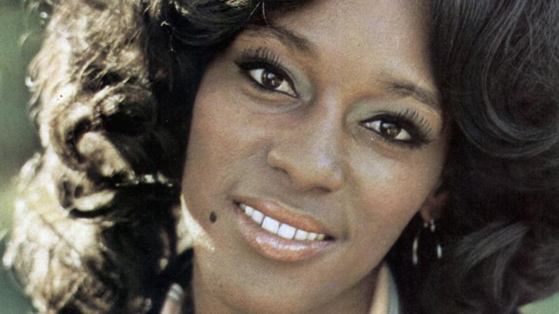 Gwen McCrae: Tributes paid to funk and soul singer who has died - BBC News